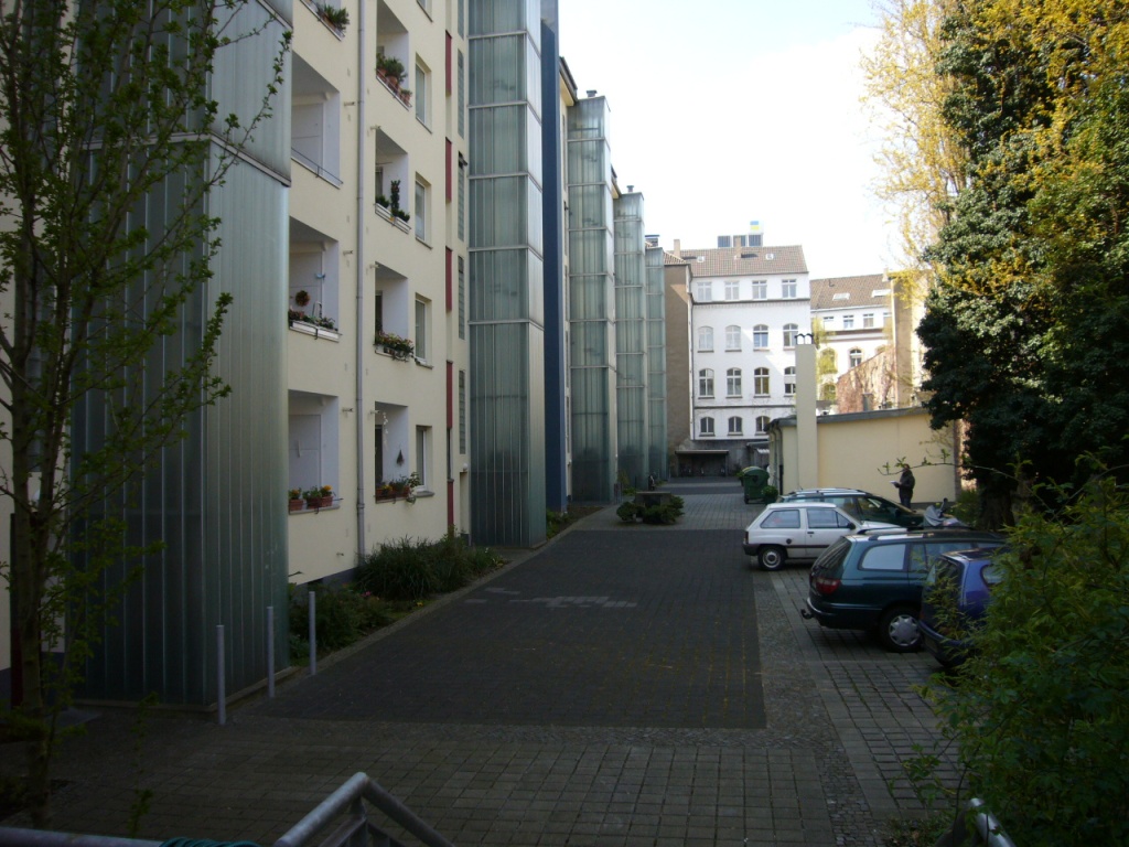 2-Zimmer-Wohnung in Düsseldorf in Friedrichstadt (unrenovierte Übergabe ...